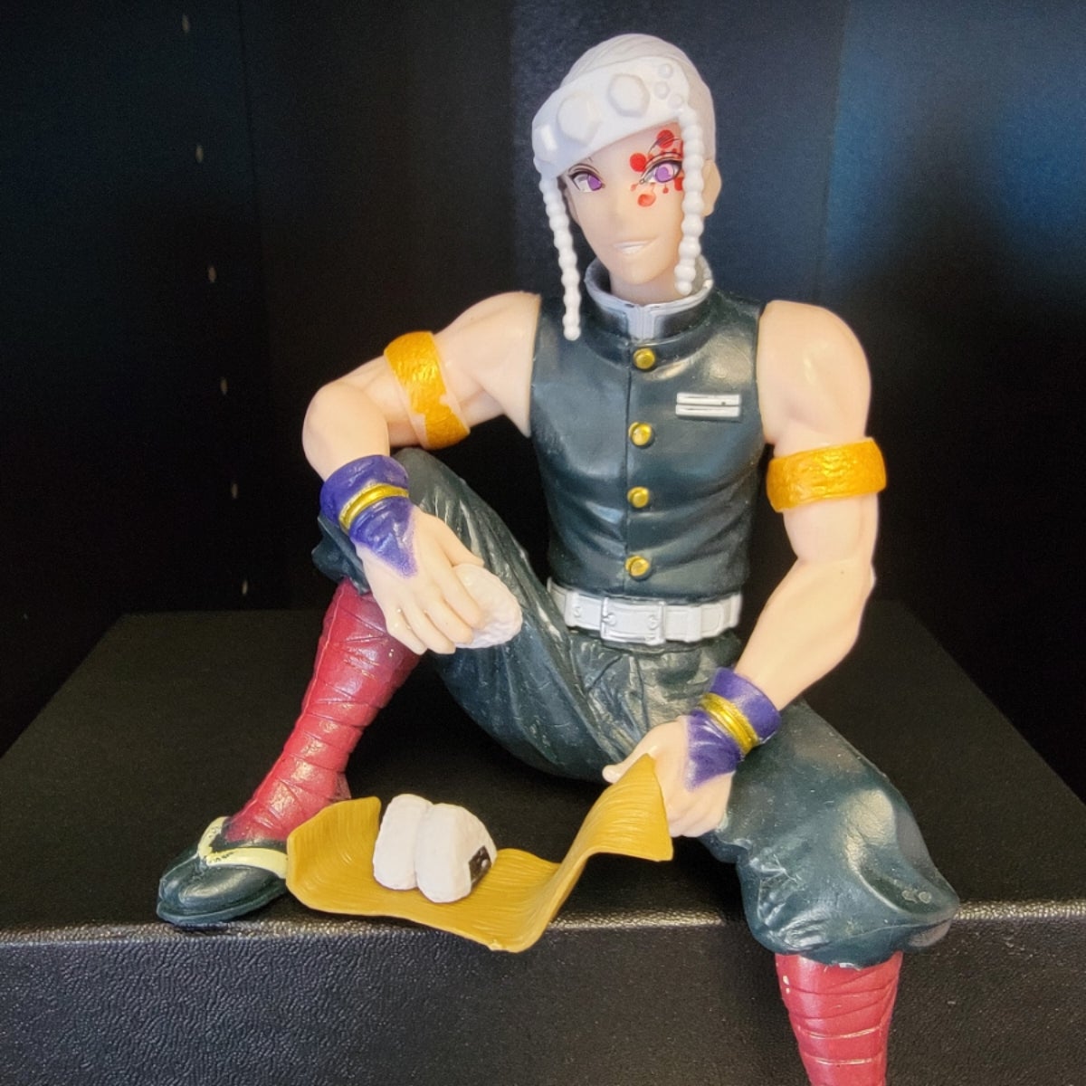 Demon Slayer: Tengen Sitting Down Figure | All Thing Anime